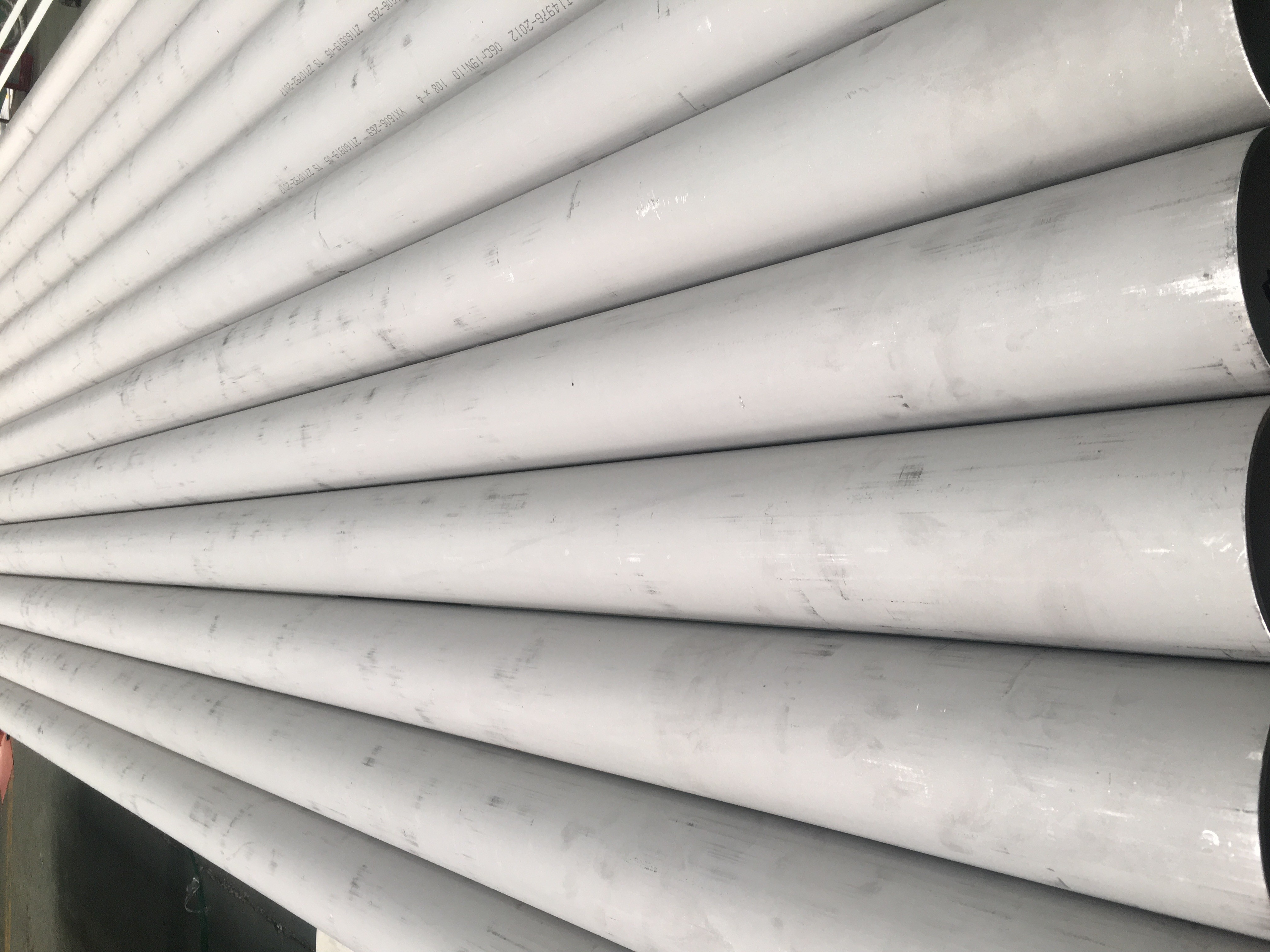 이중 스테인리스는 17-4PH (1.4542), 17-7PH (1.4568), 15-7PH (1.4532), ASTM A312/ASTM A999를 배관합니다